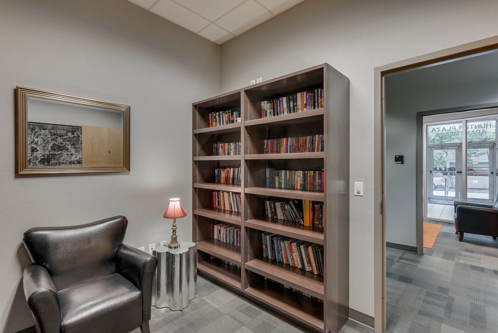 Hunter Plaza Apartments | Apartments in Fort Worth, TX